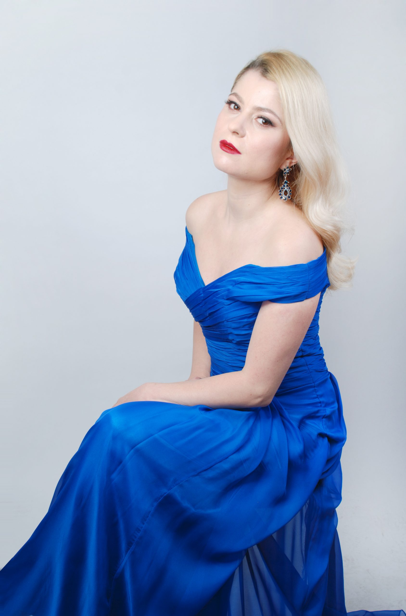 Soprana Mădălina Barbu - Fundaţia Calea Victoriei - Cursuri şi ...